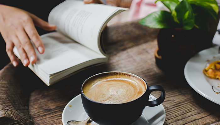 5 Cozy Coffee Shops and Must-Read Books for Fall